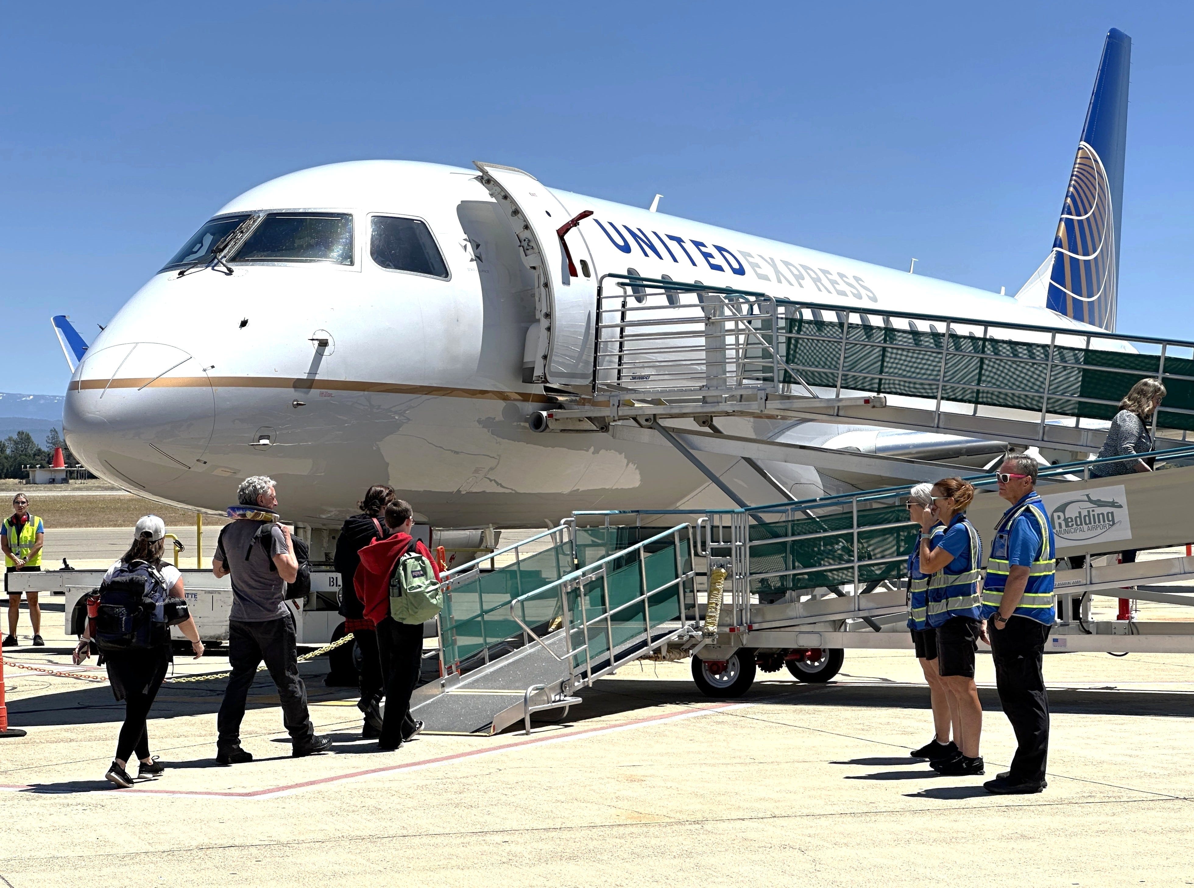Redding airport feels the squeeze from government shutdown flight ...