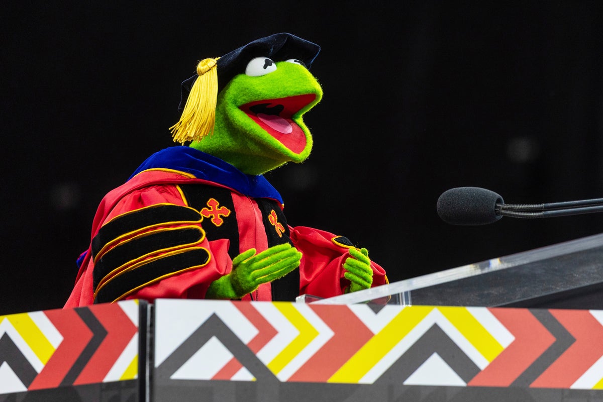 Kermit the Frog issues heartwarming advice for college graduates
