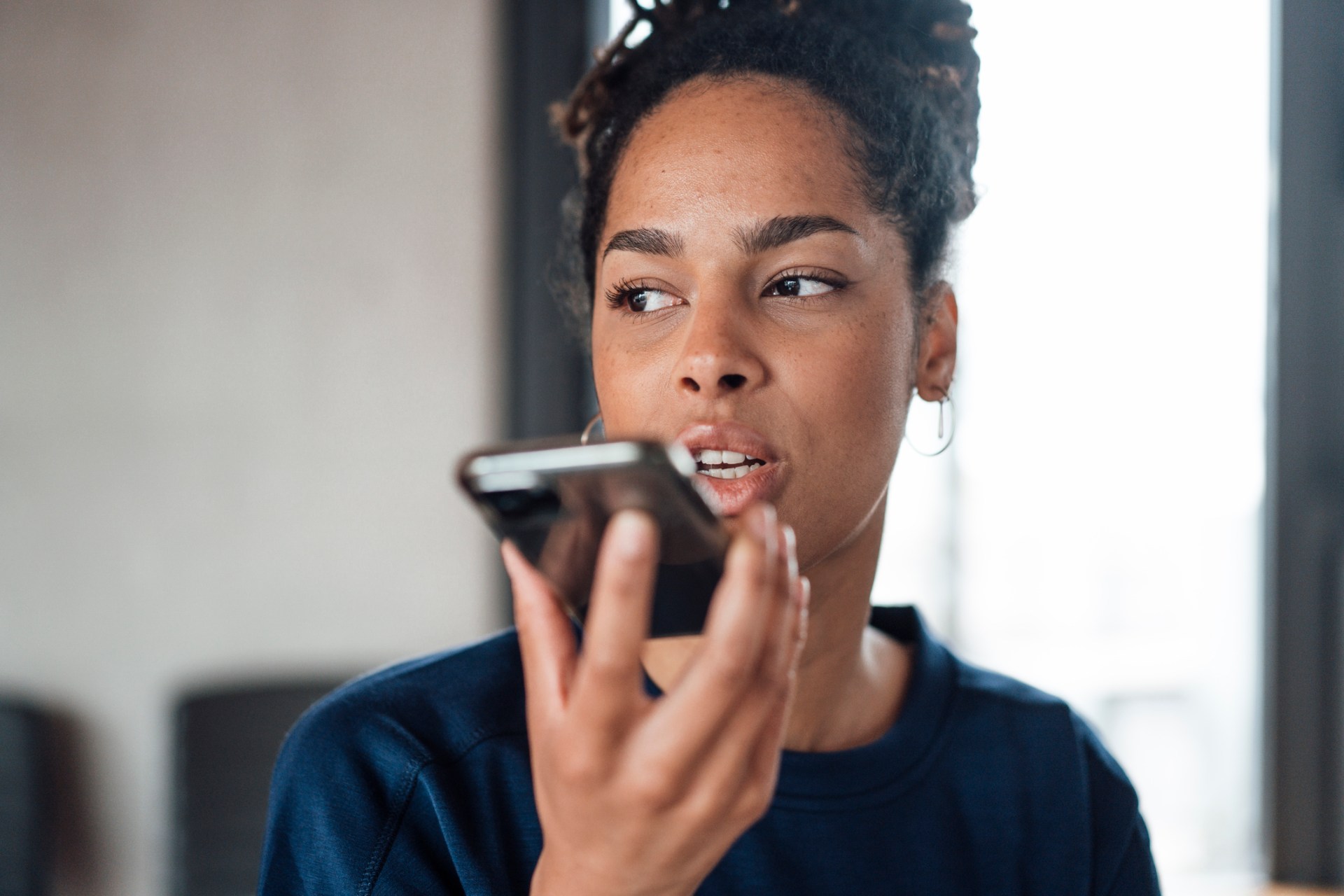 The perfect voice note length has been revealed — but no one follows it