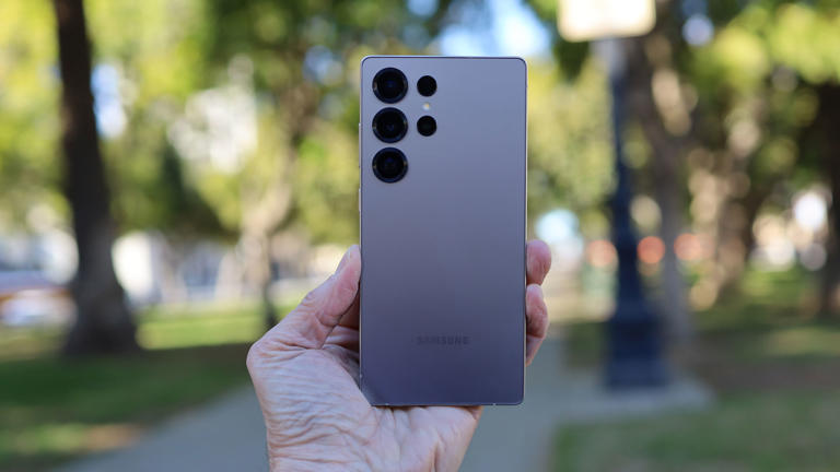 How likely is a Samsung Galaxy S25 price drop?