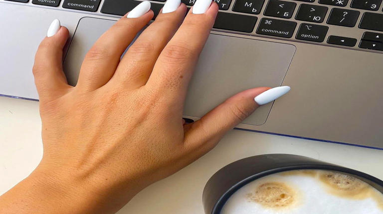 How To Type With Long Nails (On A Phone And Laptop)
