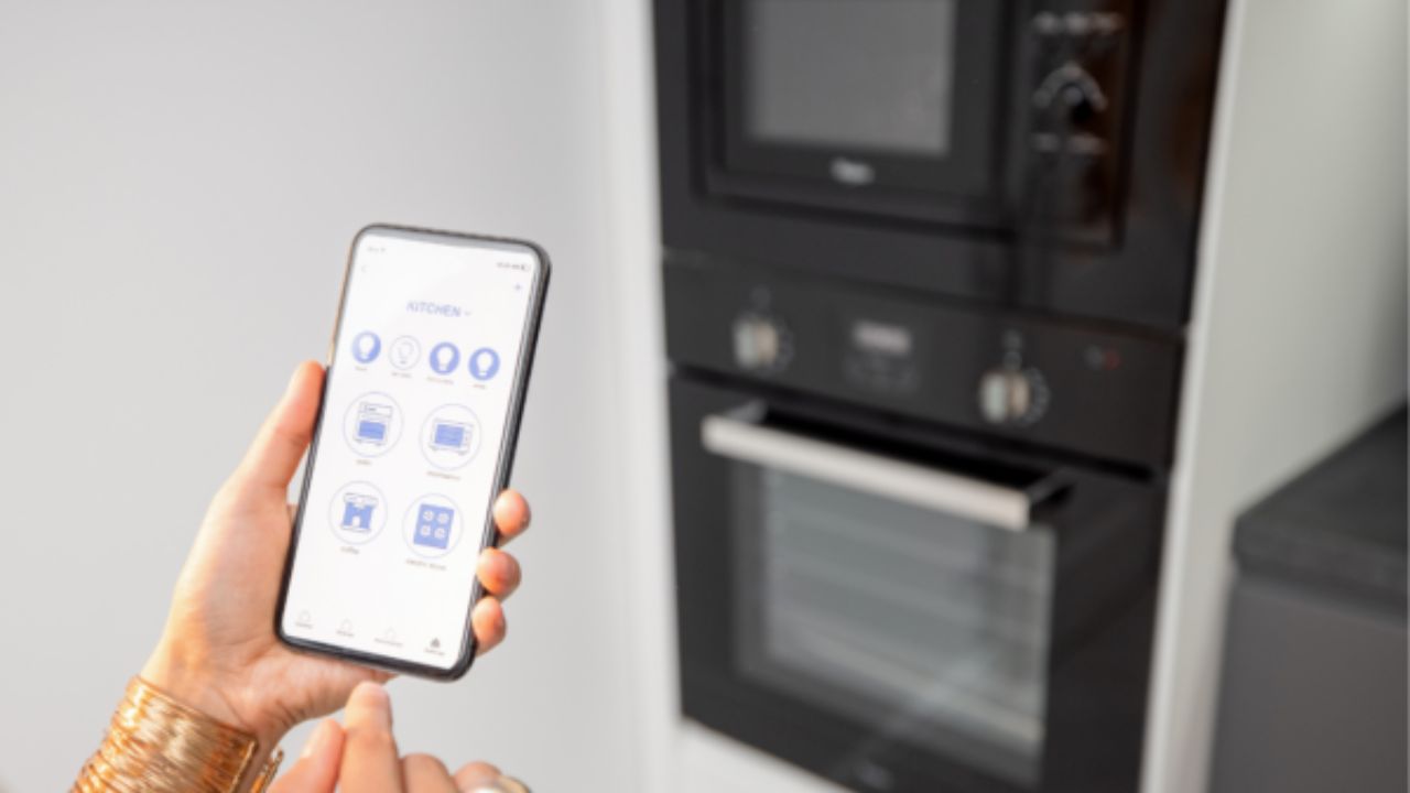 How GE Smart Ovens Bake With AI Precision?