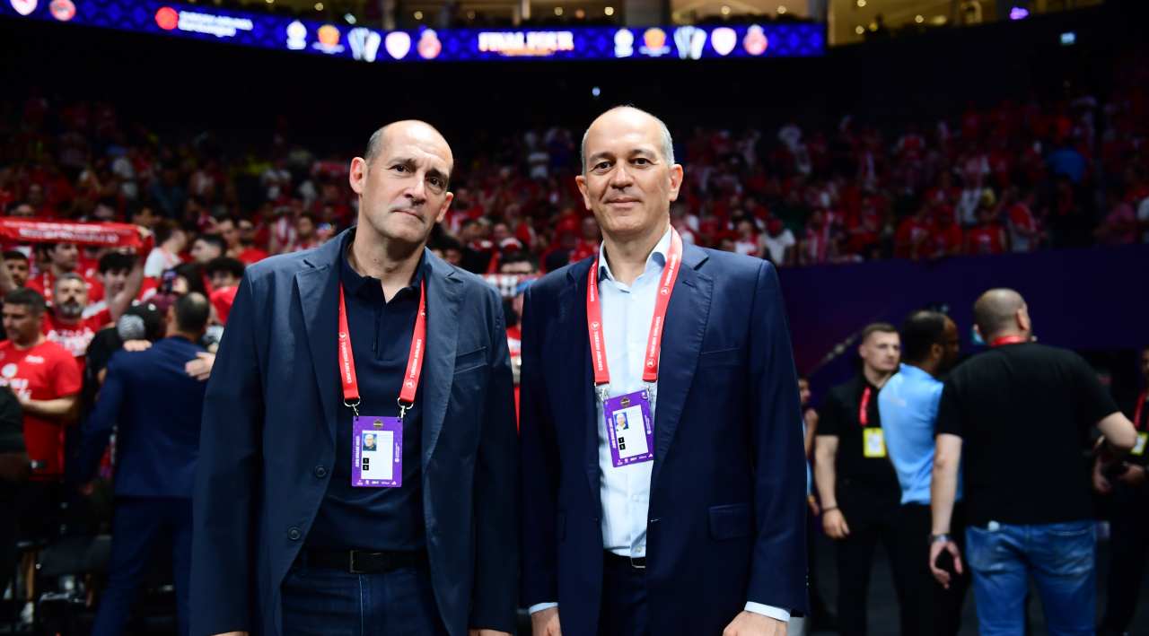 Ολυμπιακός: Διατεθειμένοι να συναντηθούν με Βρούτση οι Αγγελόπουλοι