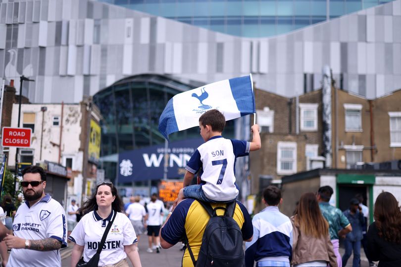 Tottenham victory parade pictures show thousands of fans flooding North ...