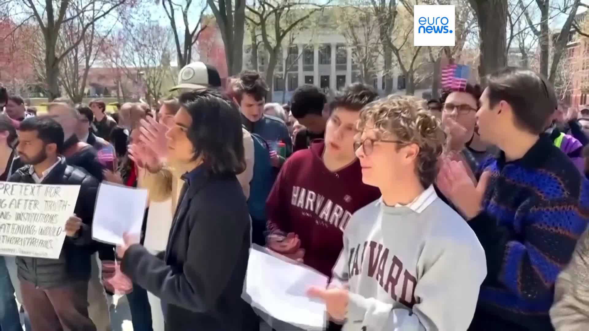 Harvard, giudice federale sospende il divieto di Trump di ammettere ...