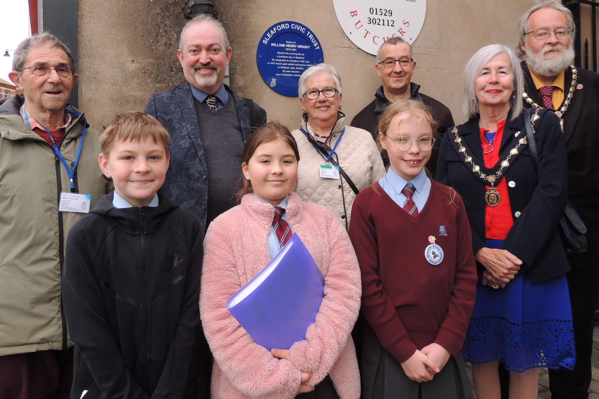 Blue plaque unveiled to the Canadian gold-mining millionaire born in ...