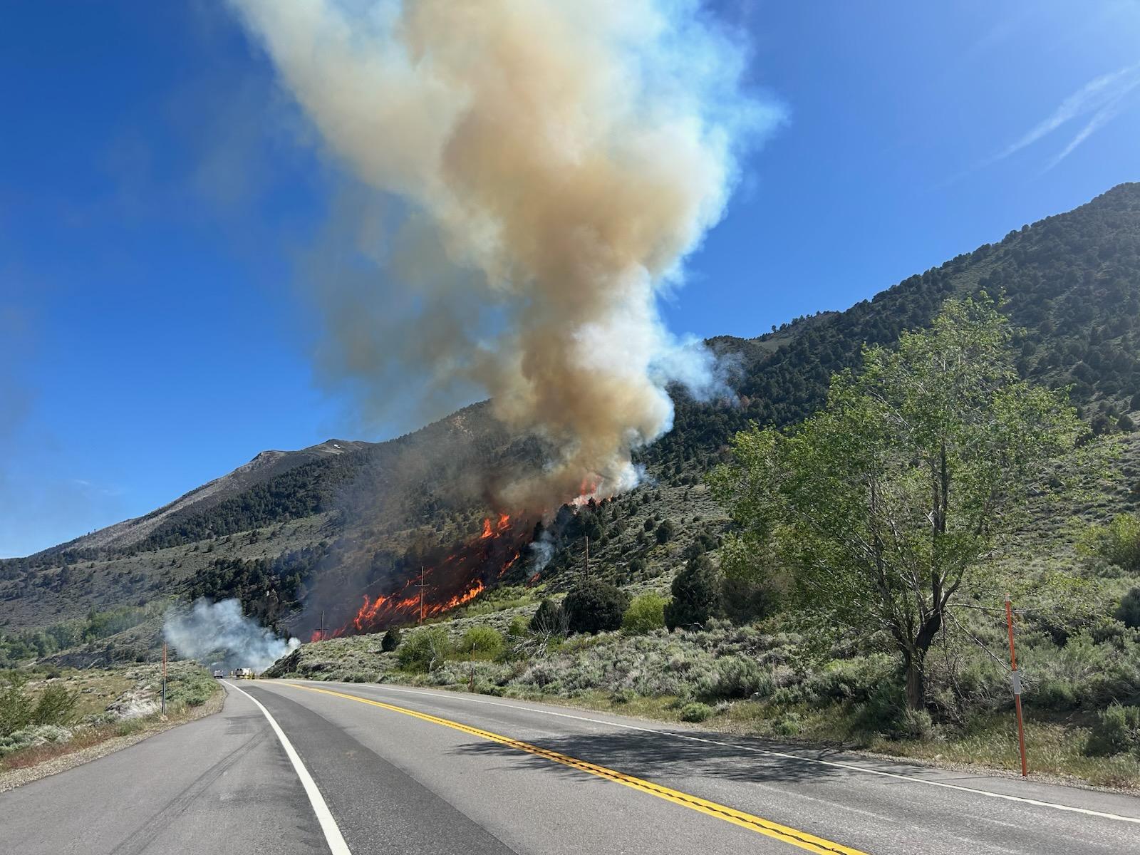 Inn Fire shuts down U.S. 395 near near Mono Lake in California