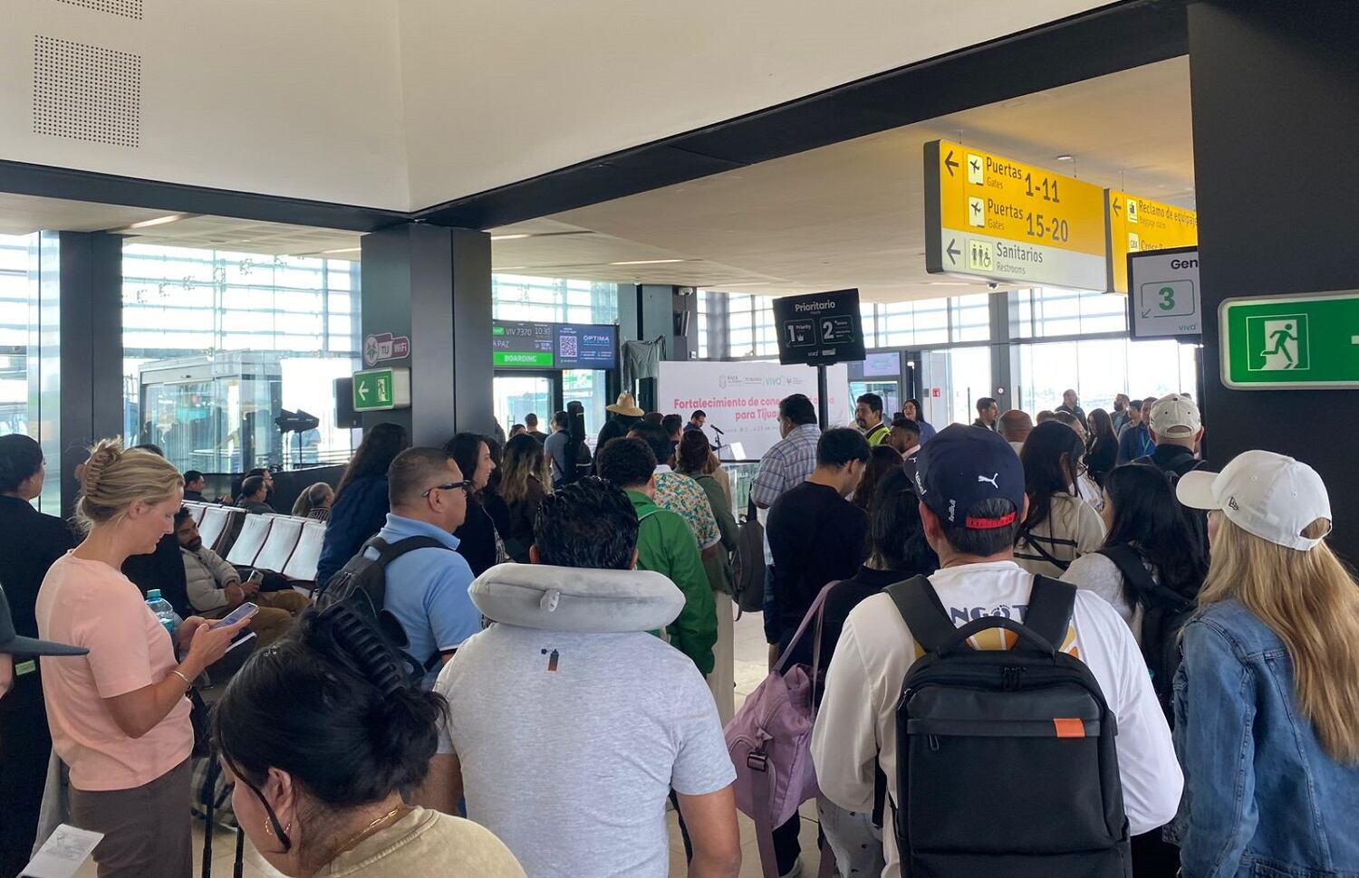 Inaugura Viva cuatro rutas comerciales