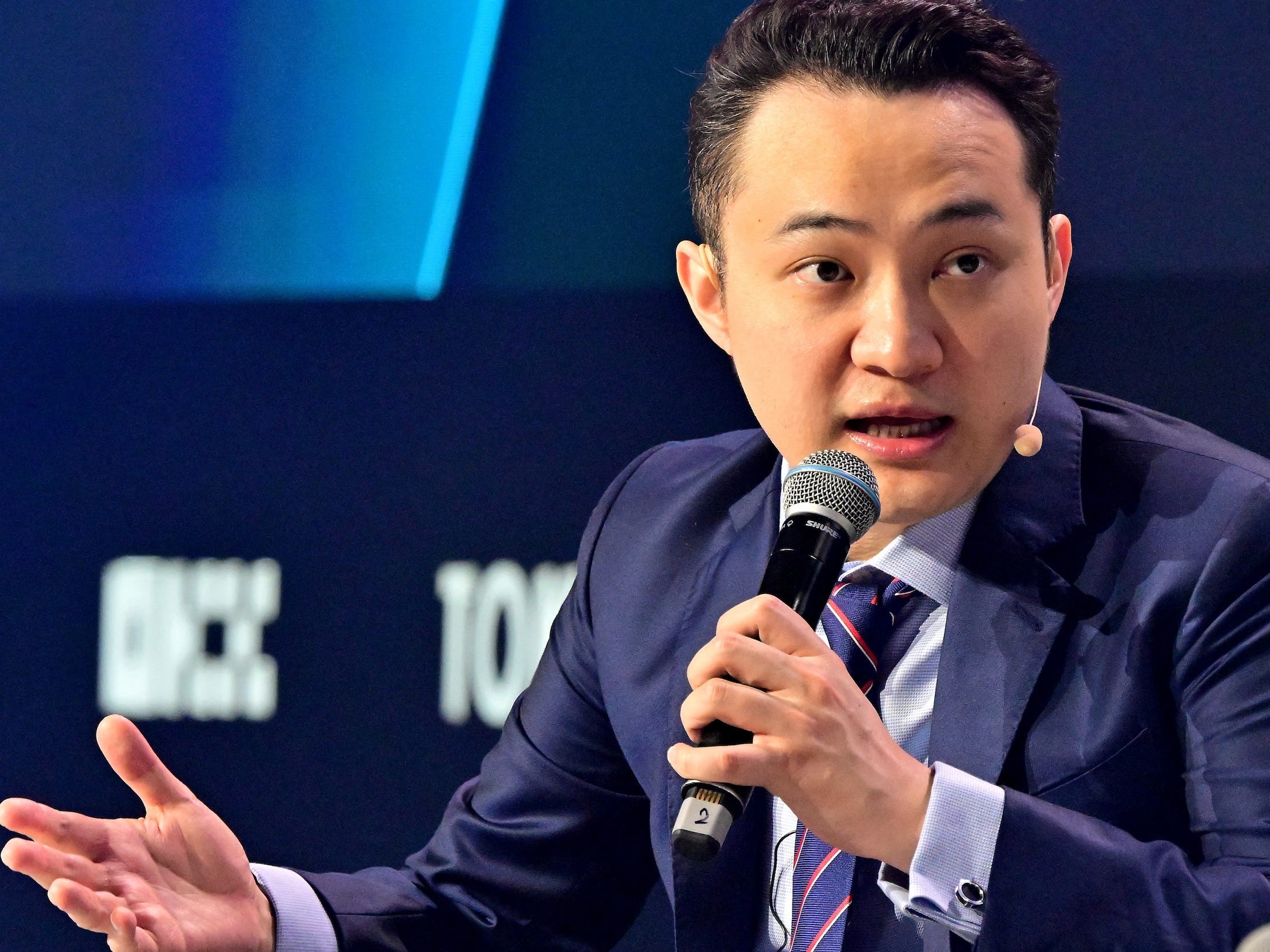 Crypto billionaire Justin Sun says he received a $100K Trump-branded ...