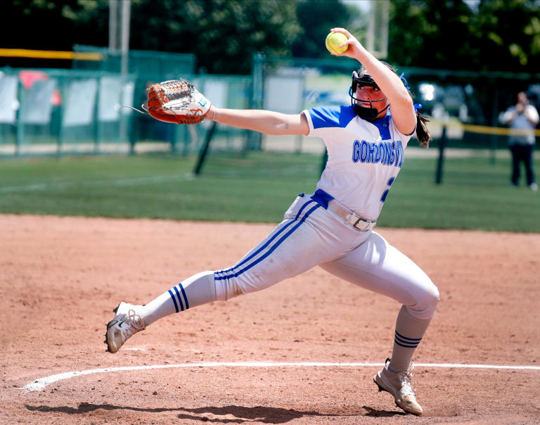 Tennessee softball freshman pitcher Kailey Plumlee to enter transfer portal