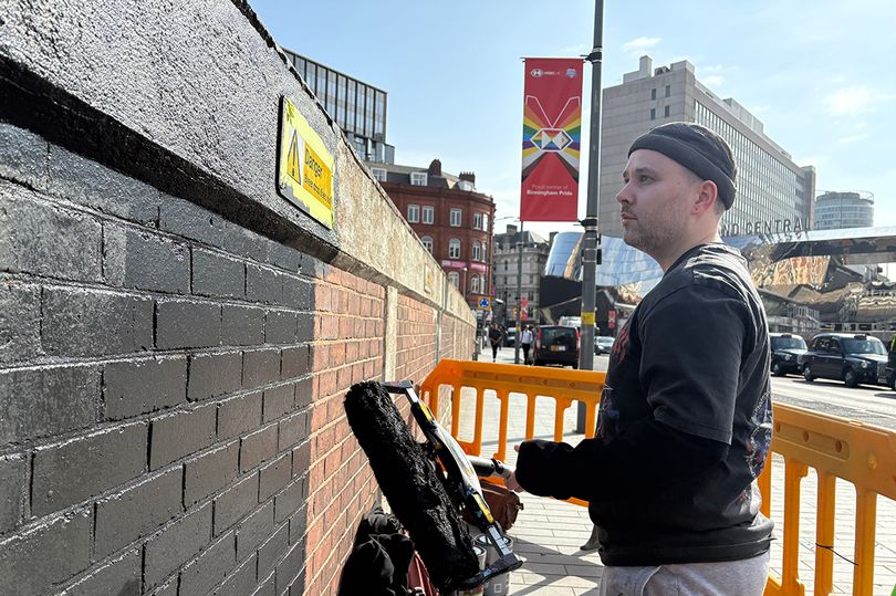 Work begins on giant new feature outside Birmingham New Street Station