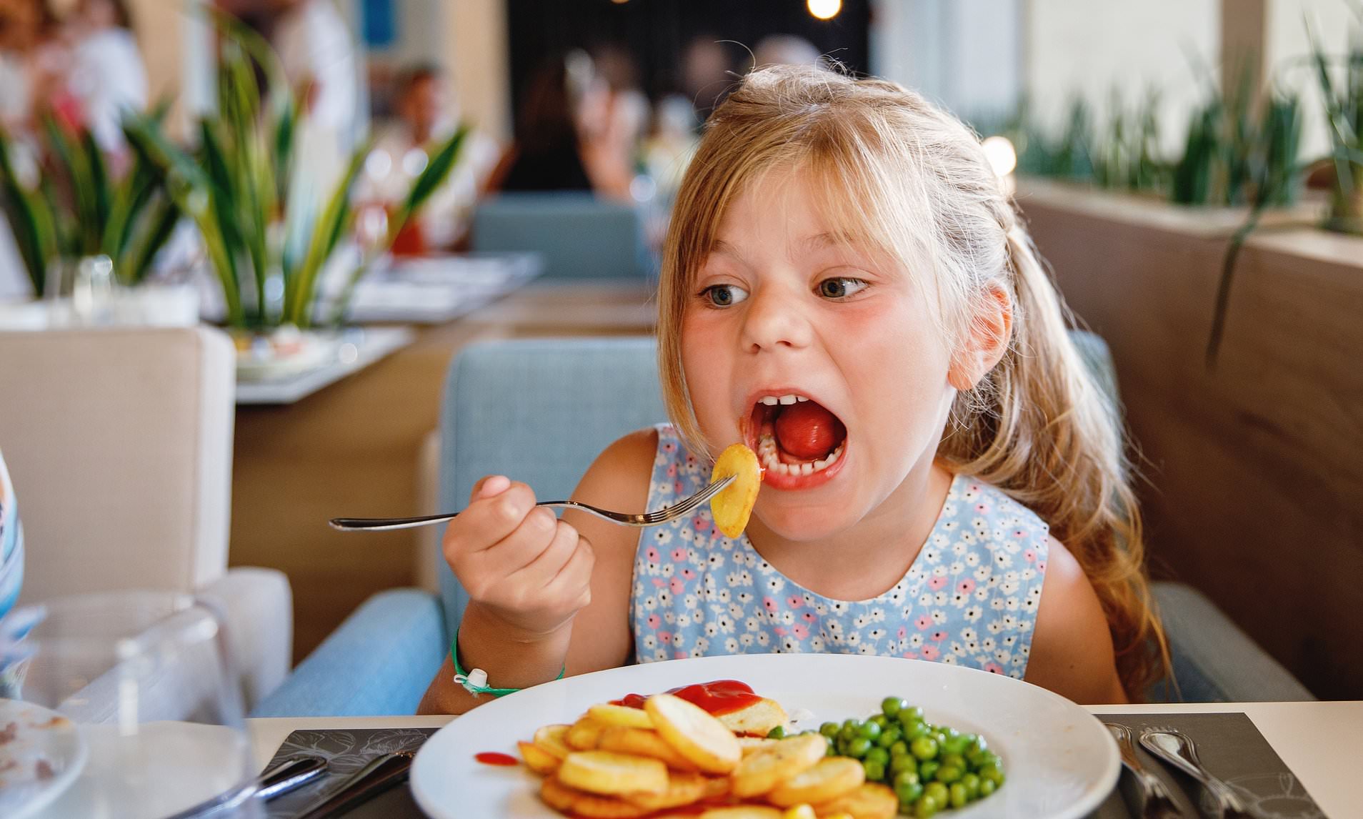 Major chain launches 'kids eat for FREE' offer over the May half-term ...