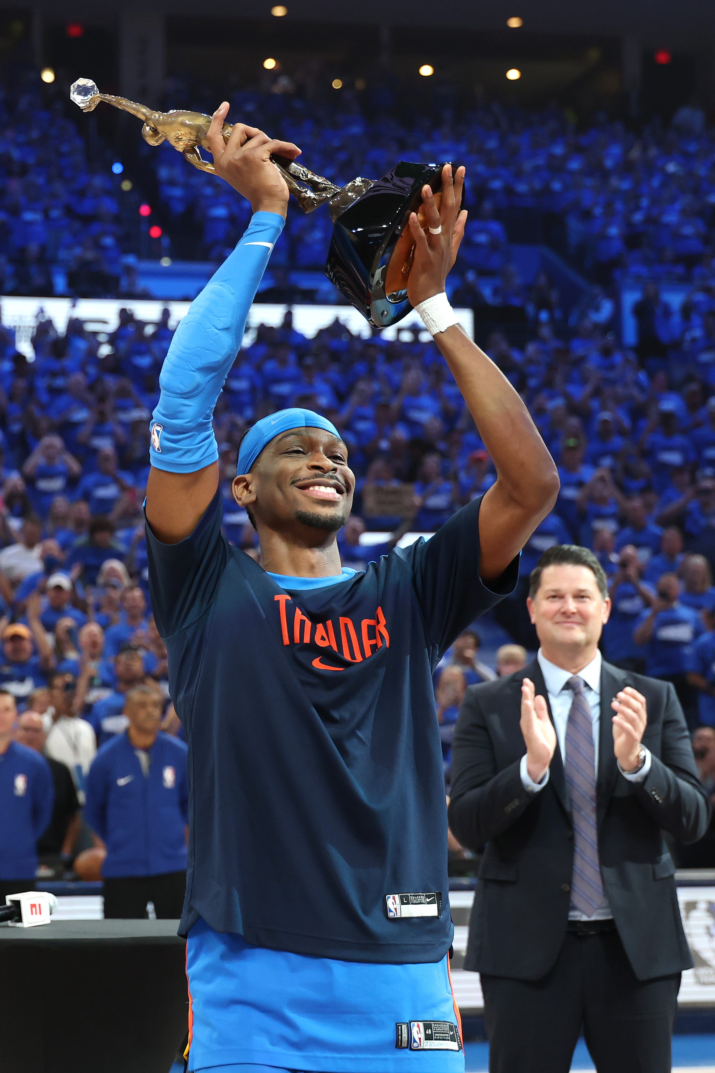 LOOK: Shai Gilgeous-Alexander celebrates with Chet Holmgren and other ...