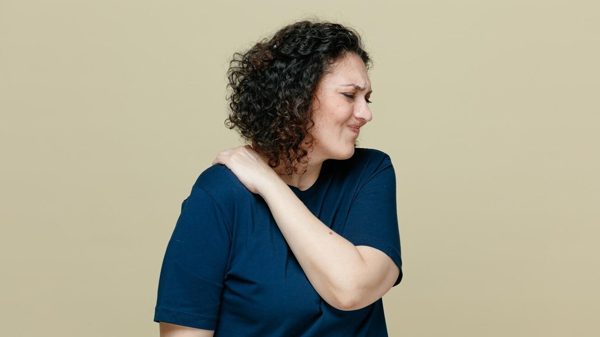 Struggling To Move Your Arm Behind Your Back? Here Are The Possible ...