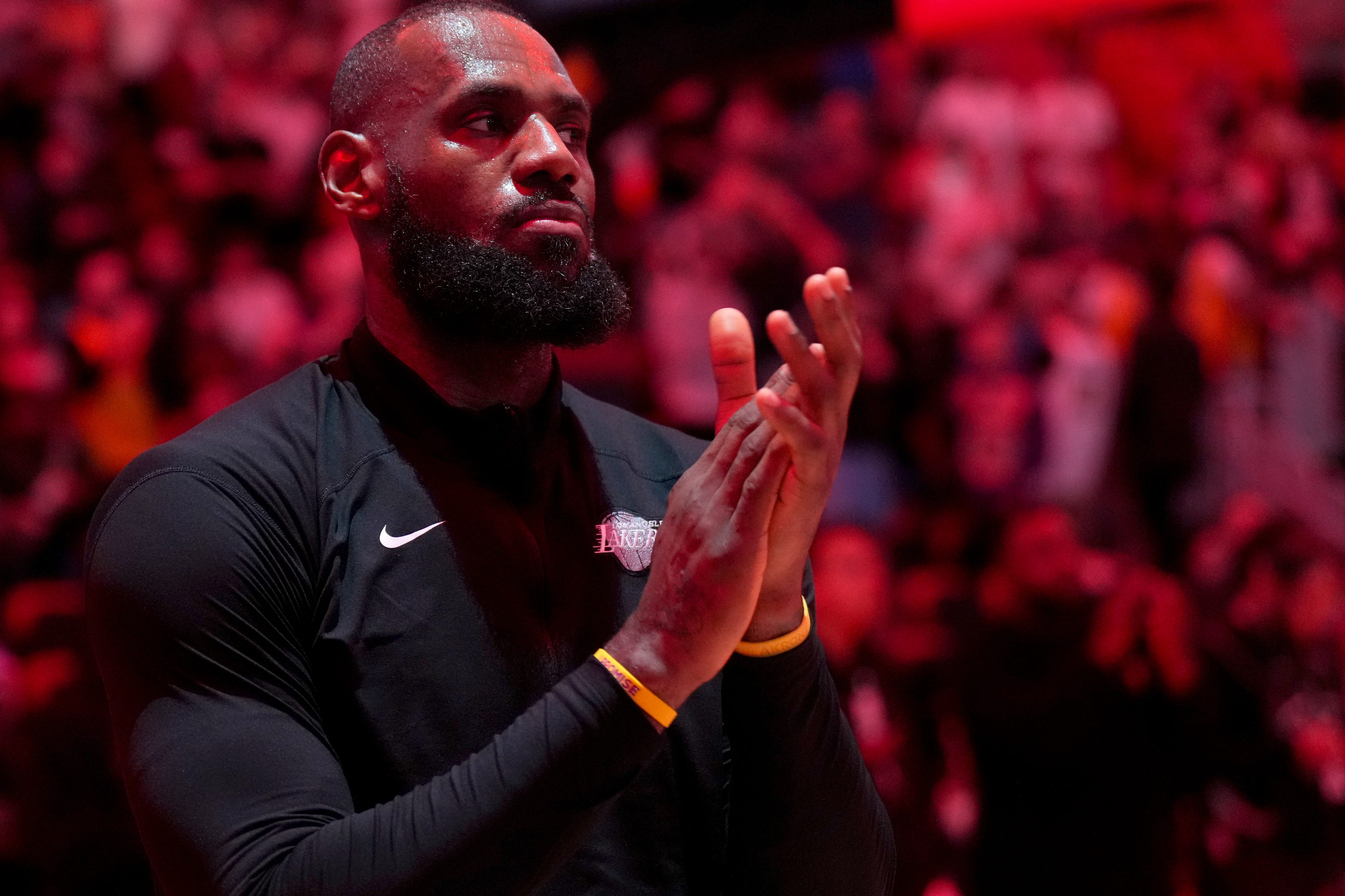 Anthony Davis implies LeBron James has a 'weird' pregame routine