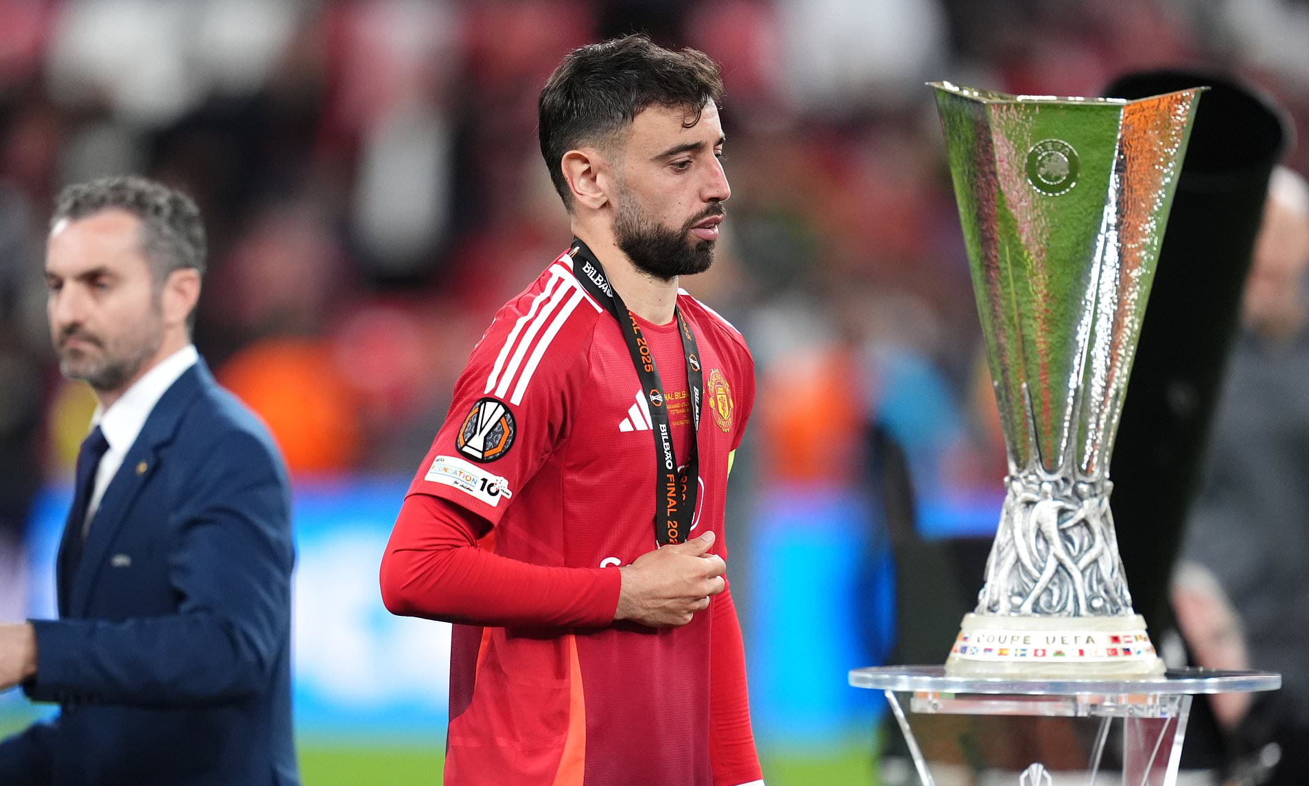 Bruno Fernandes set deadline to decide if he wants to leave Man United ...