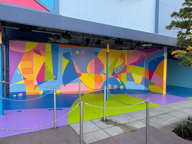 PHOTOS: Full 'Get Animated!' Murals Revealed in Animation Courtyard at ...