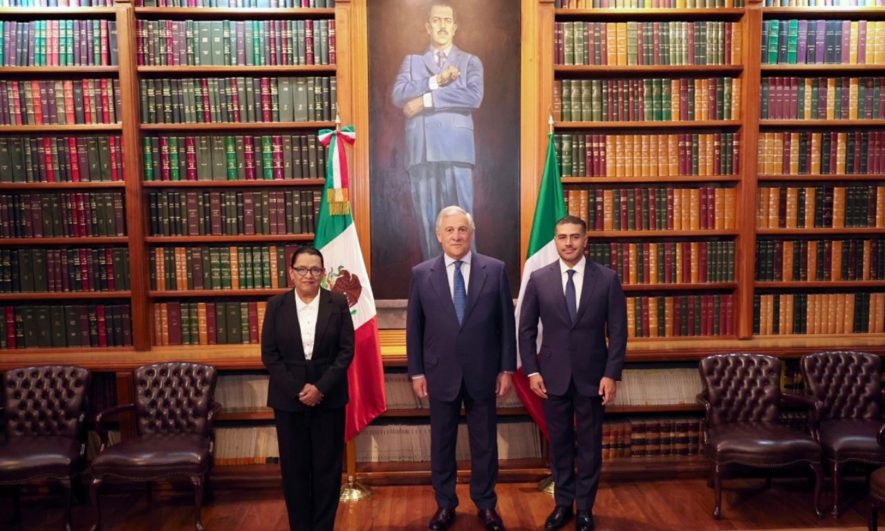 Rosa Icela Rodríguez y Omar García Harfuch reciben a delegación ...