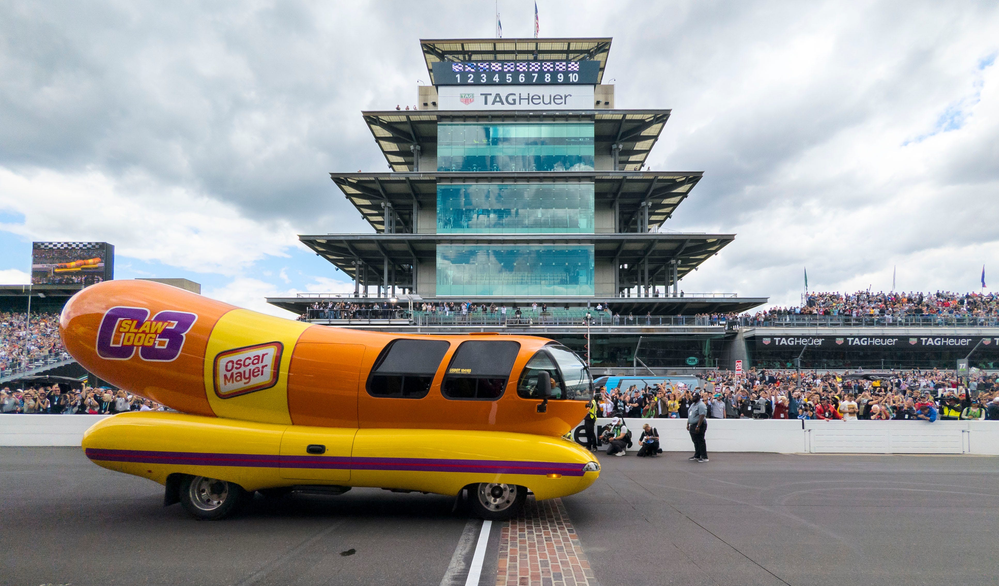 A surprisingly dramatic Wienie 500 in Indy had everyone mocking F1's ...