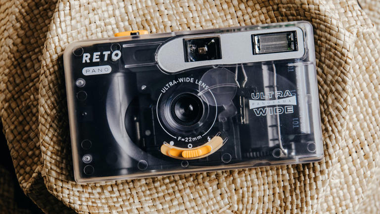 Reto Pano is a devilishly cheap analog compact camera that shoots faux ...