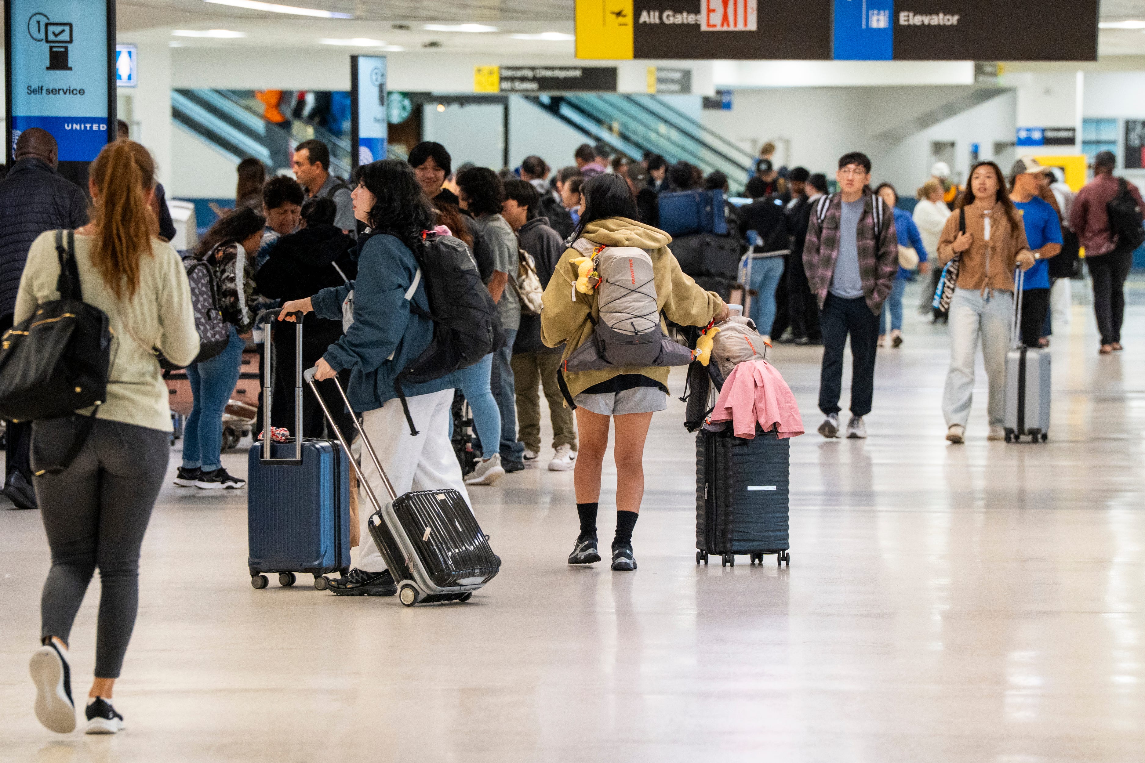 How long are TSA wait times at NJ-NYC airports? EWR, JFK, LGA lines
