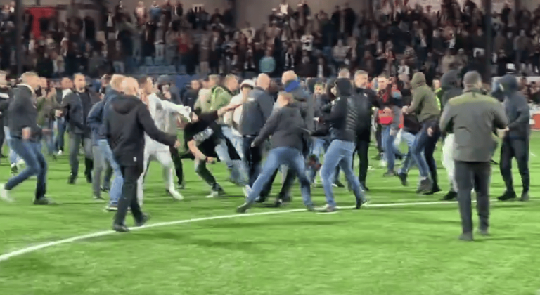 Schokkende beelden na zege Telstar, man afgeschermd met doeken