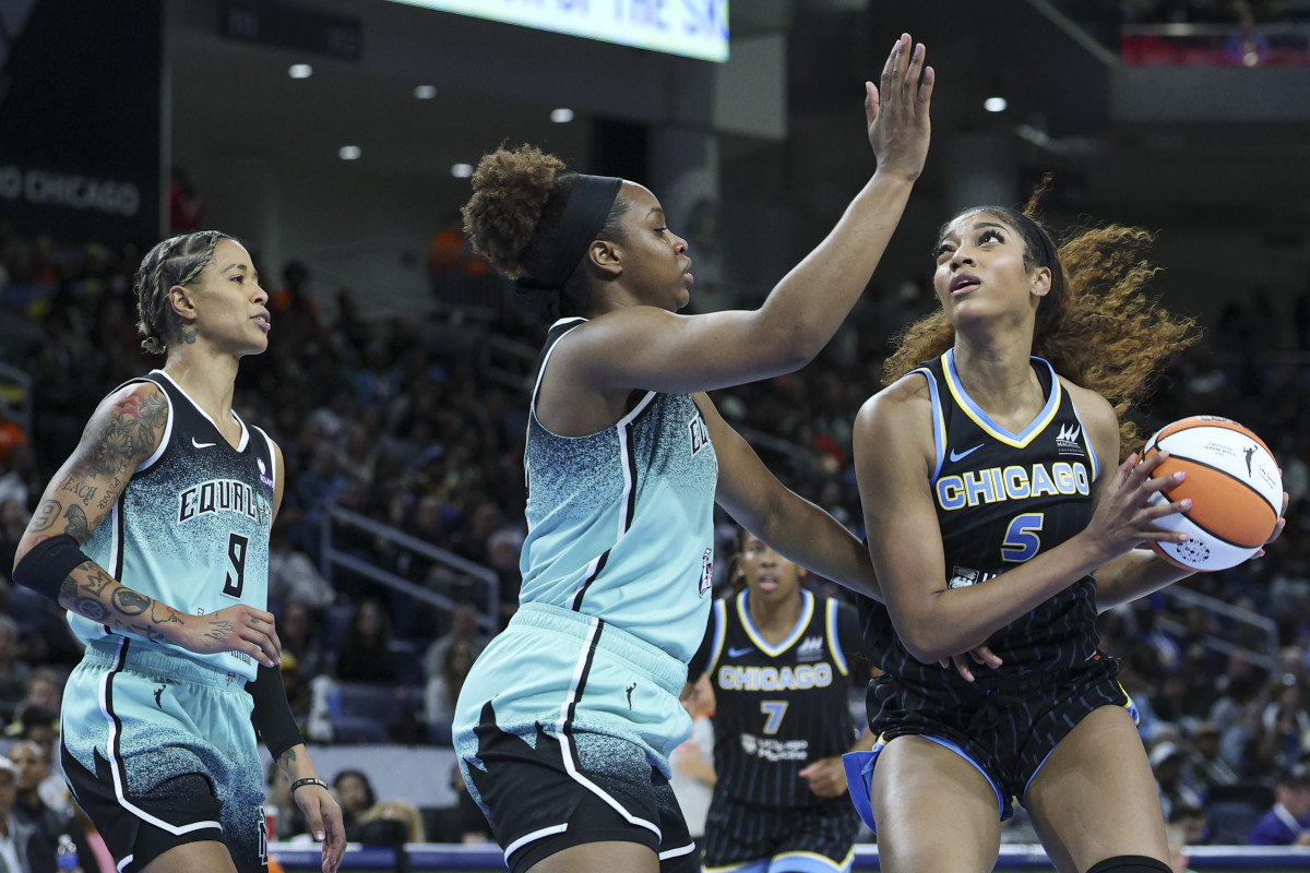 Chicago Sky Send Clear Message to Angel Reese's Teammate After 0-2 Start
