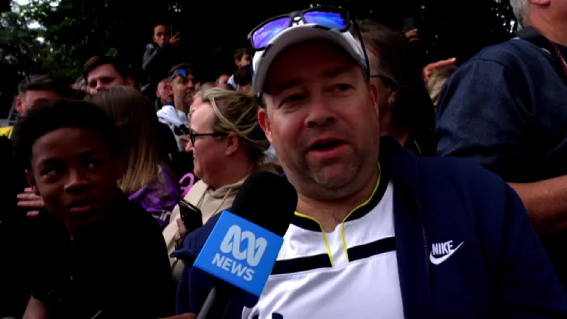 Tottenham fans celebrate historic victory with Australian coach Ange ...