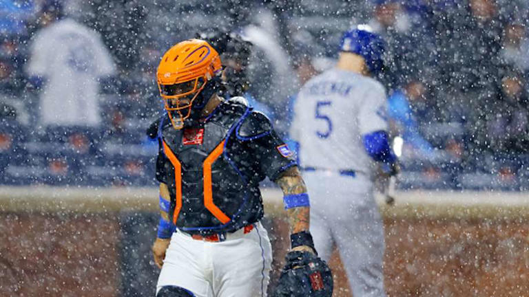 New York Mets Give Fans Something Worth Watching During Rain Delay