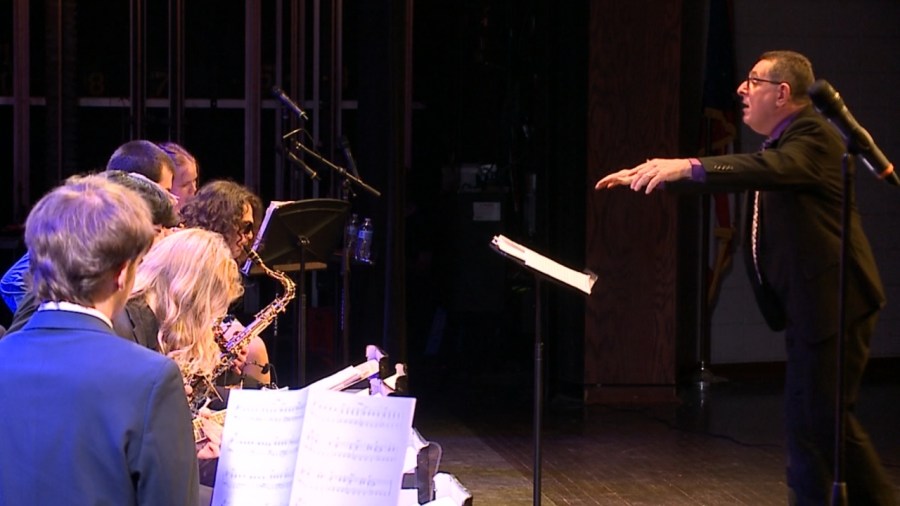 Boardman High School band director conducts last concert after 23 years