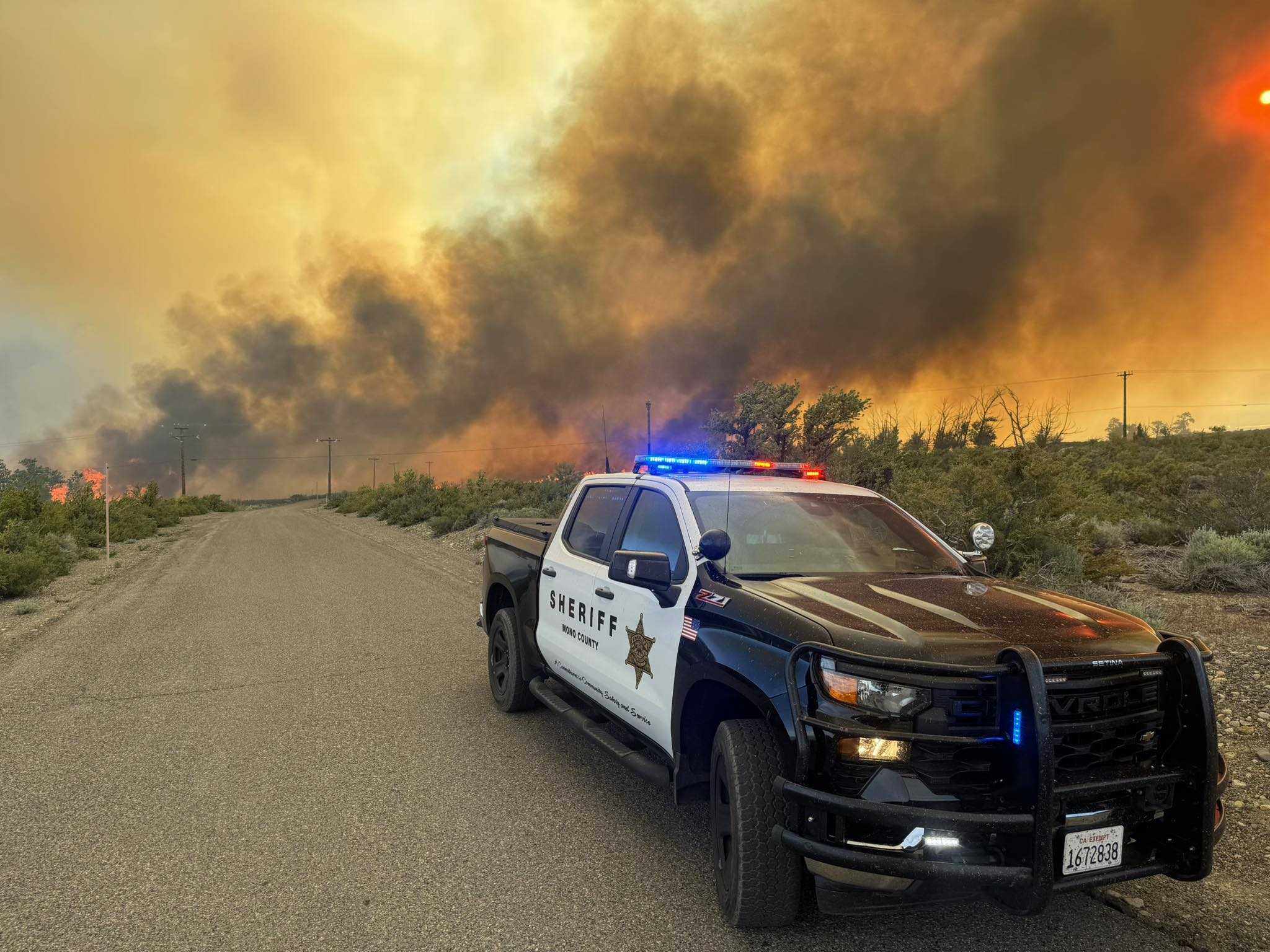 Inn Fire: Mono County fire closes highway, evacuations ordered