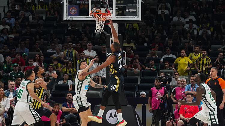 Ünal Özüak Bu maçın hikayesini Devon Hall yazdı!