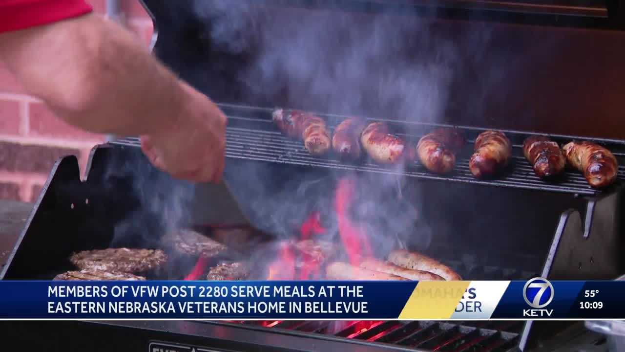 Members of VFW Post 2280 serve barbecue at the Eastern Nebraska ...