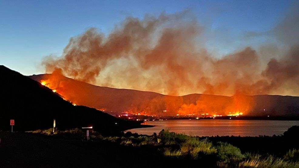 New wildfire burning in Mono County, east of Yosemite National Park