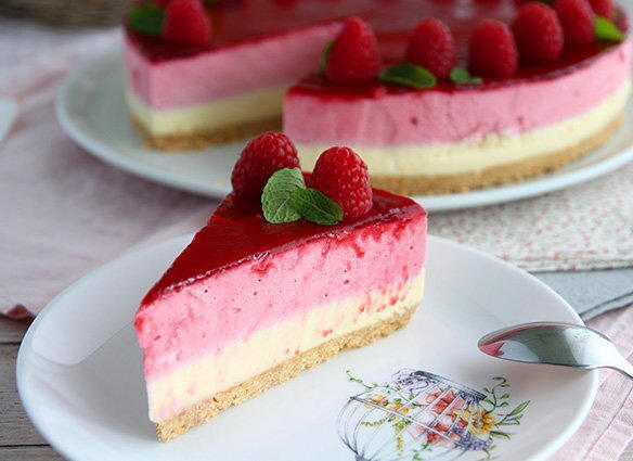 Raspberry white chocolate bavarois (steps and video)