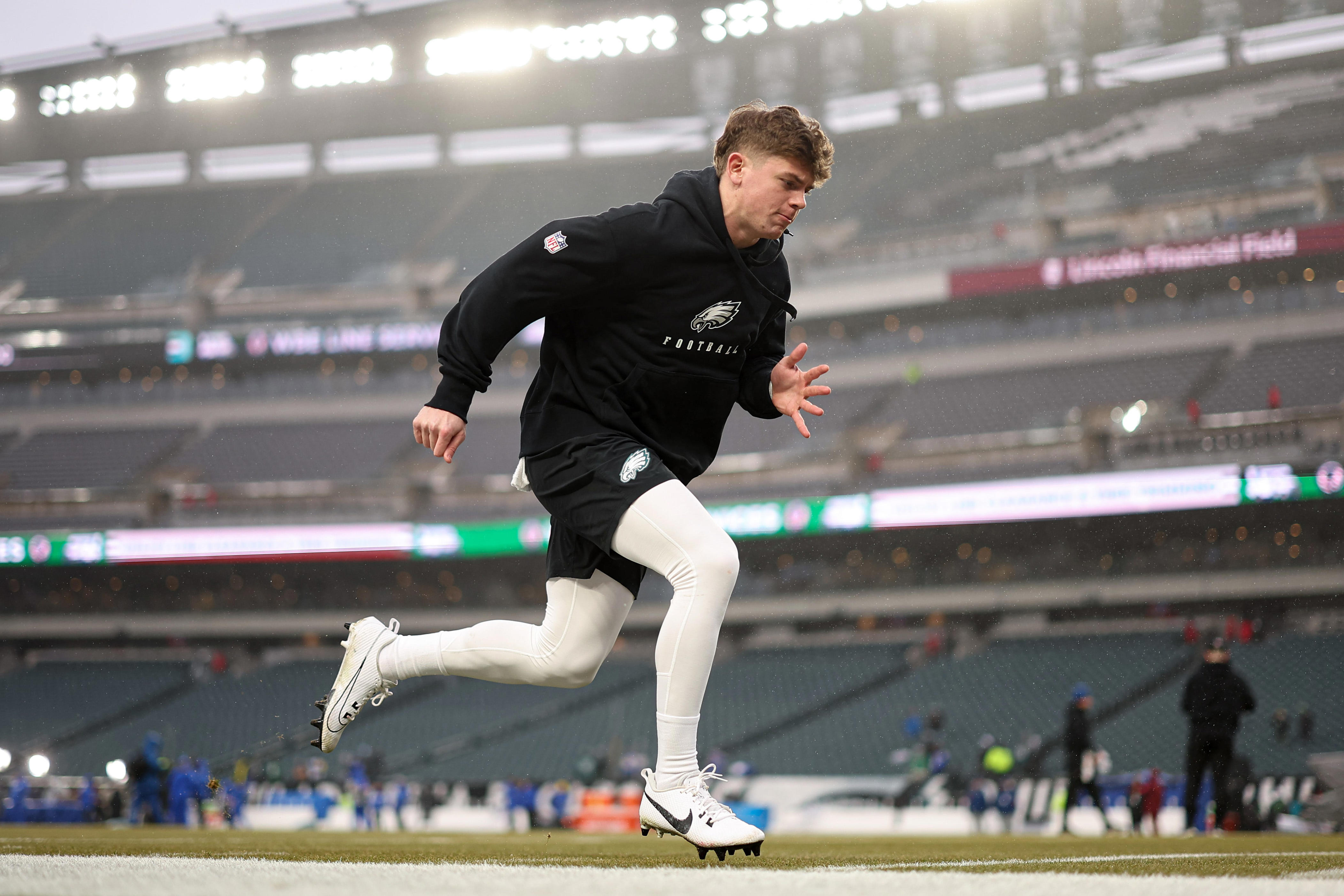 Cooper DeJean shows he's still got it by hammering home an alley-oop ...
