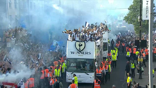North London erupts with Tottenham Hotspur victory parade