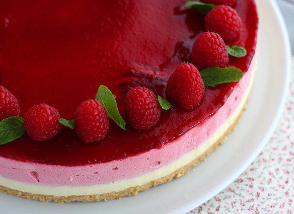 Raspberry white chocolate bavarois (steps and video)