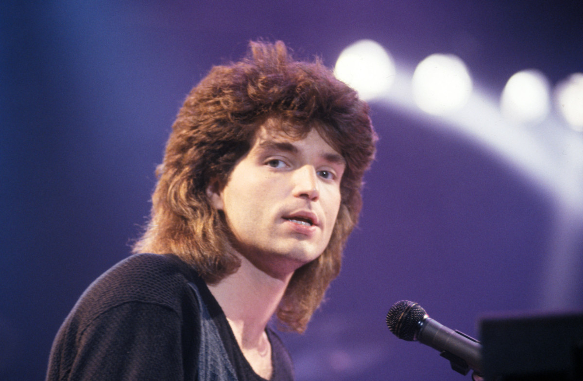 Chart-Topping '80s Pop Star, 61, Thrills Fans With Latest Song