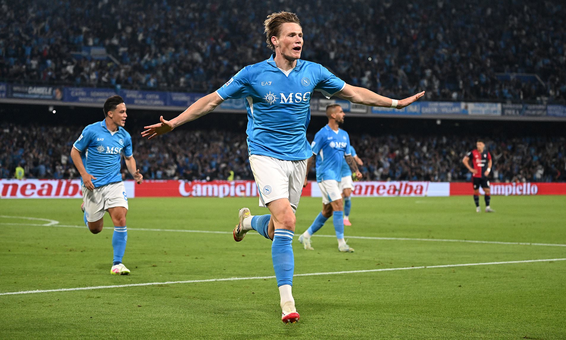 Napoli 2 Cagliari 0: McTominay is the King of Naples after stunning ...