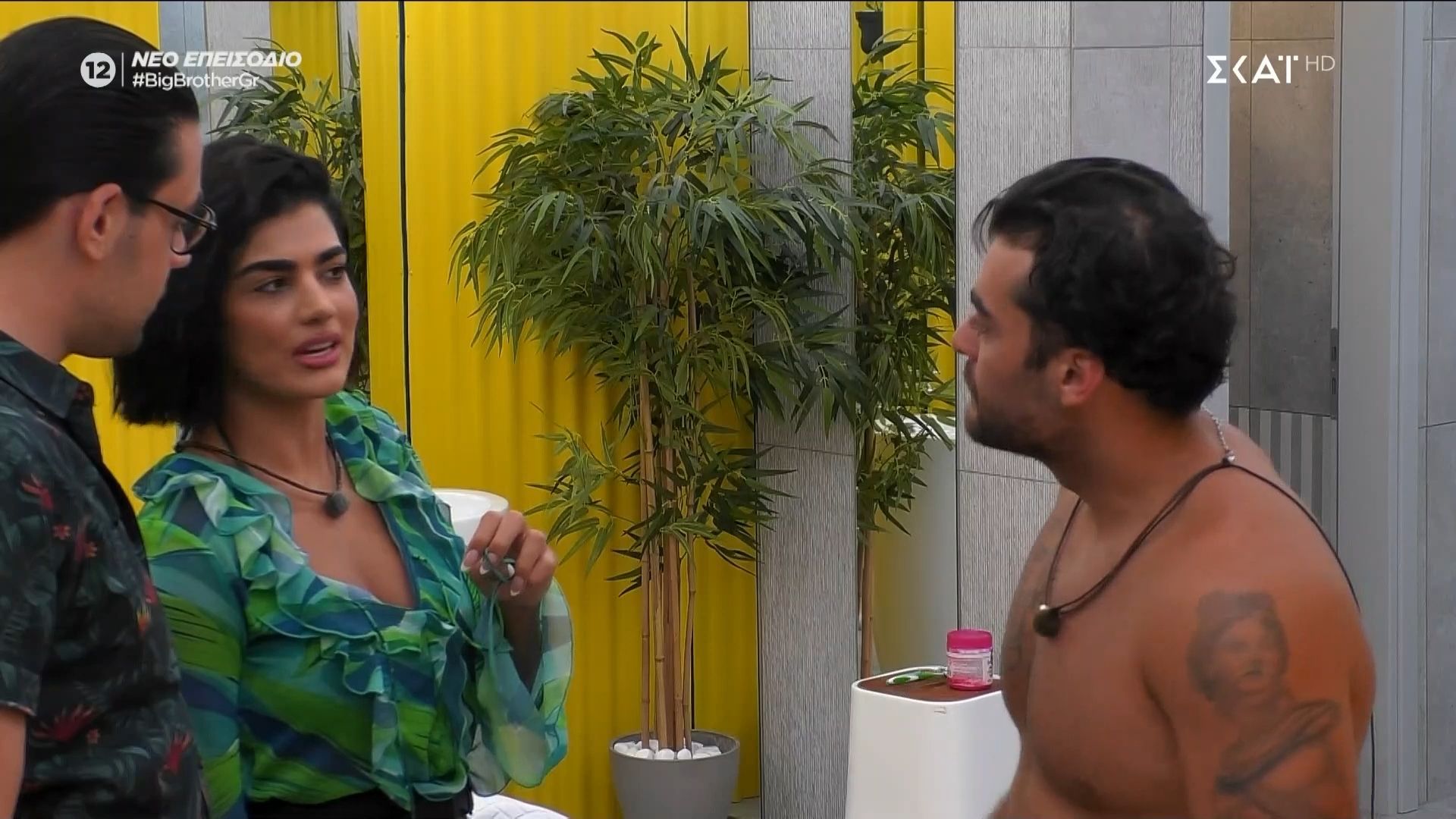 Μπάμπης: «Η χειρότερη θεατρίνα είναι η Μαρικέλλυ»