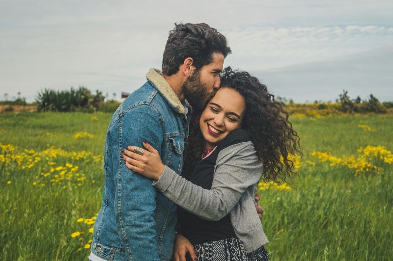 Couples with a 20-Year Age Gap: What Does Psychology Say?