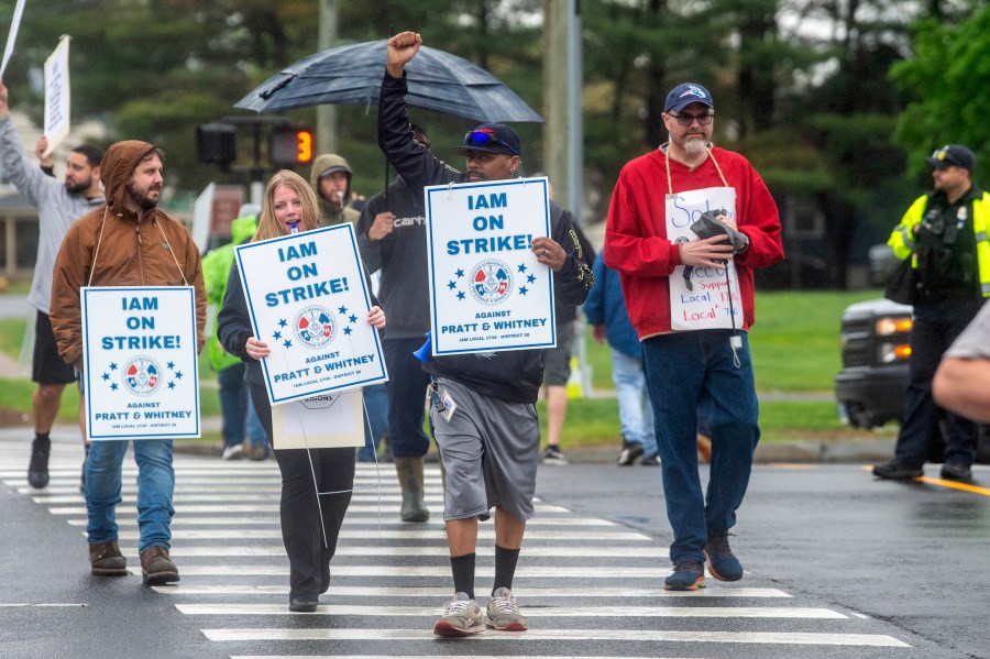 Pratt & Whitney, IAM reach tentative agreement