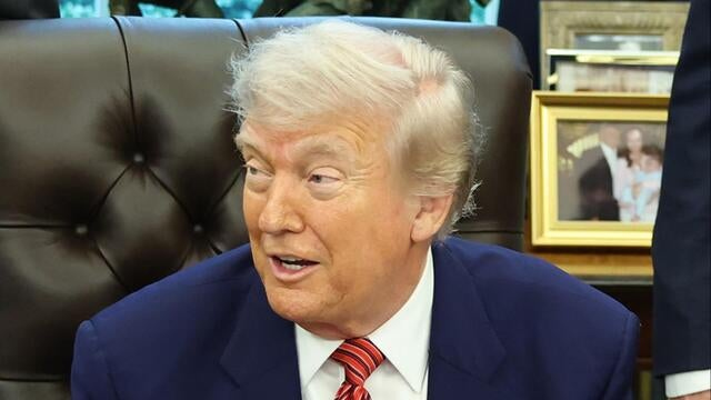 Trump tells Apple to manufacture iPhones in U.S. or face tariffs