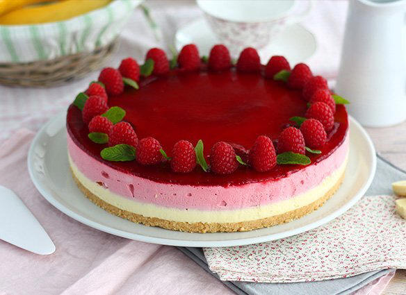 Raspberry white chocolate bavarois (steps and video)