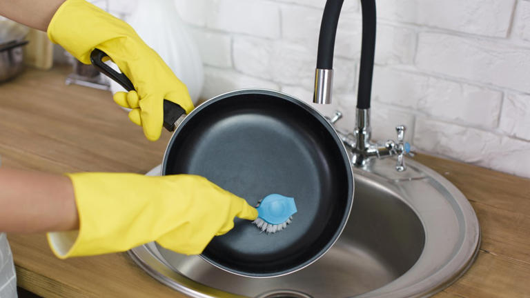 This everyday gesture could be damaging your pans!