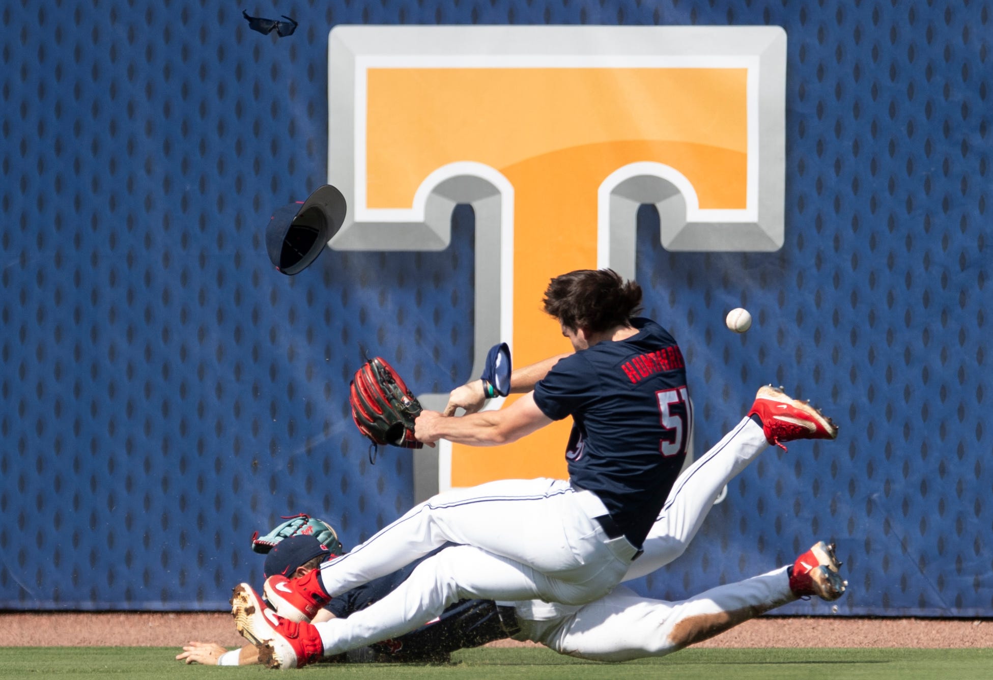 Ryan Moerman injury: Ole Miss outfielder out after scary collision with ...