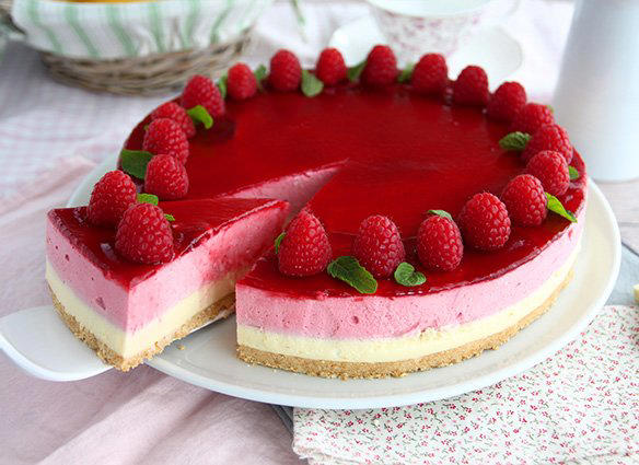 Raspberry white chocolate bavarois (steps and video)