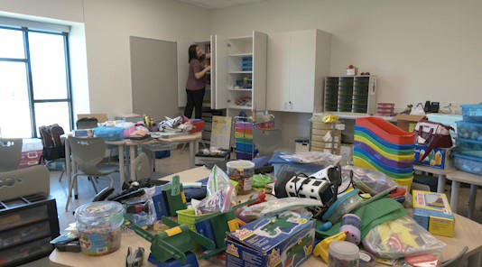 Kendrick Elementary Teachers & Staff Move Into New School