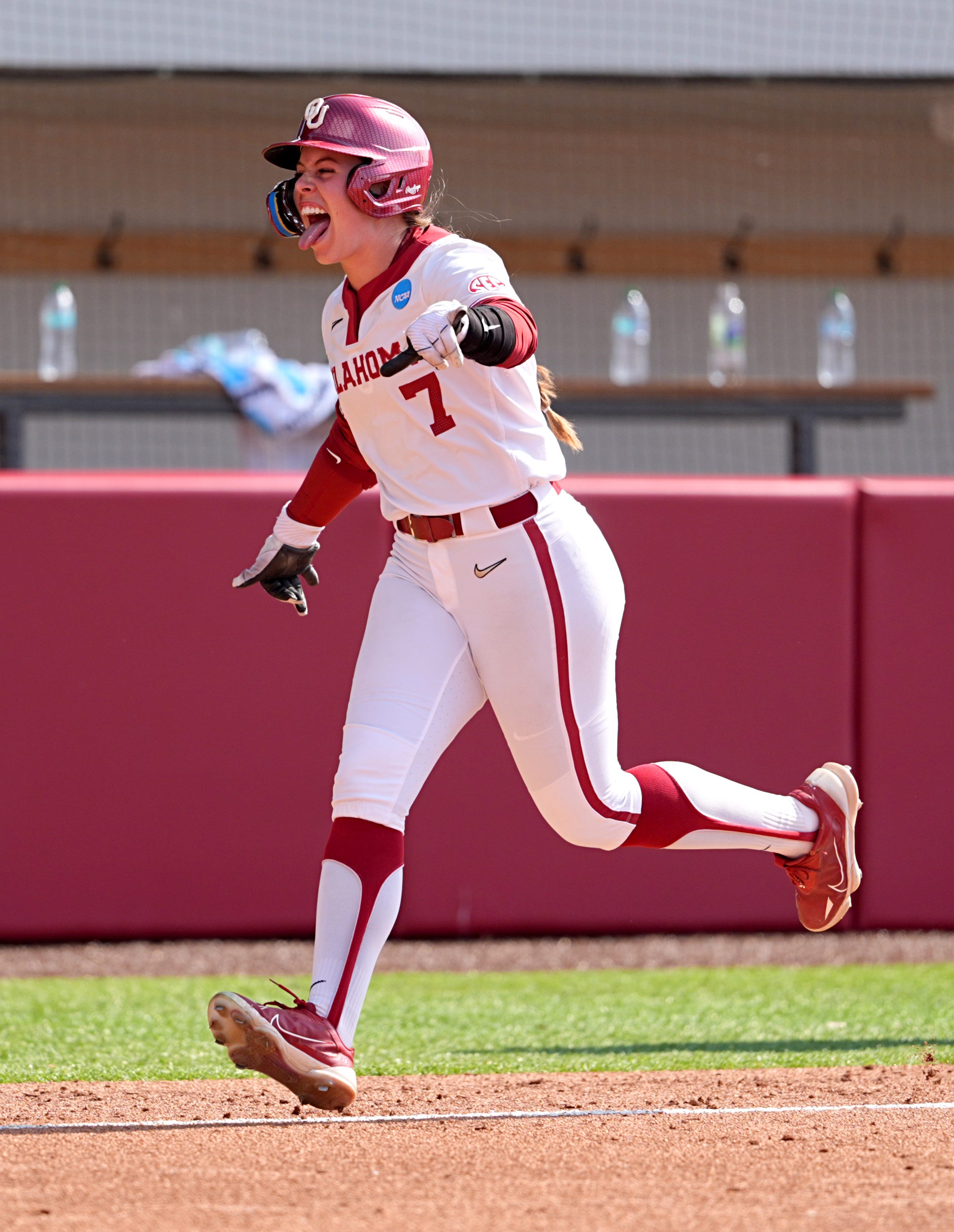 NCAA softball tournament scores: Bracket, TV schedule for super regionals